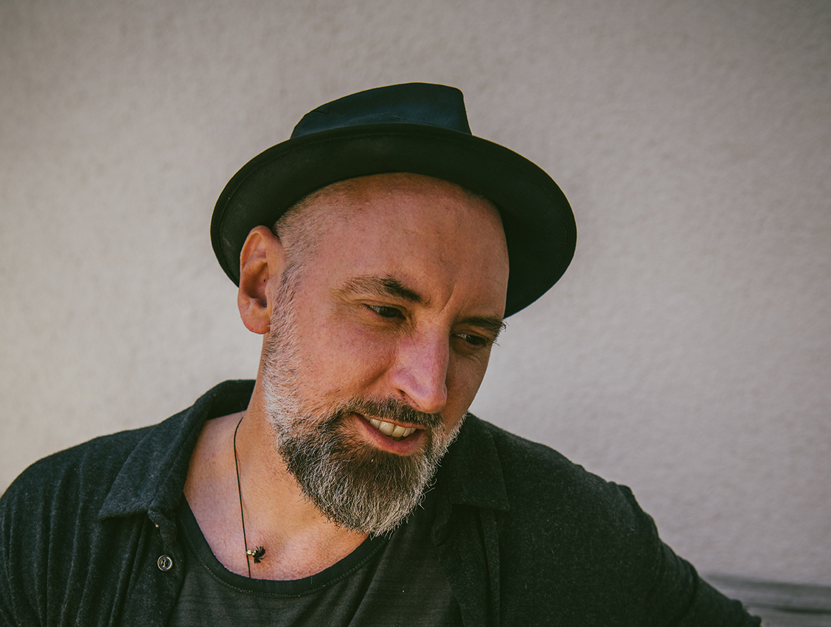 Fink reflecting on the past through his newest release „IIUII“